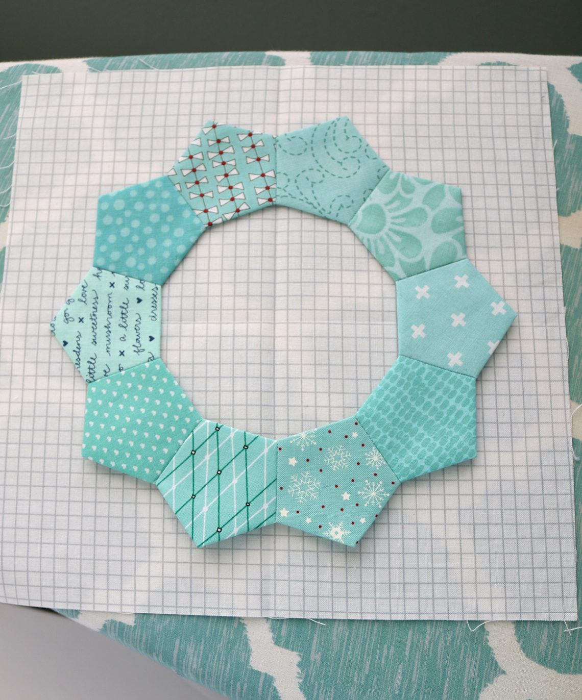 Easy English Paper Piecing Quilt Block - Andy Knowlton - Sulky
