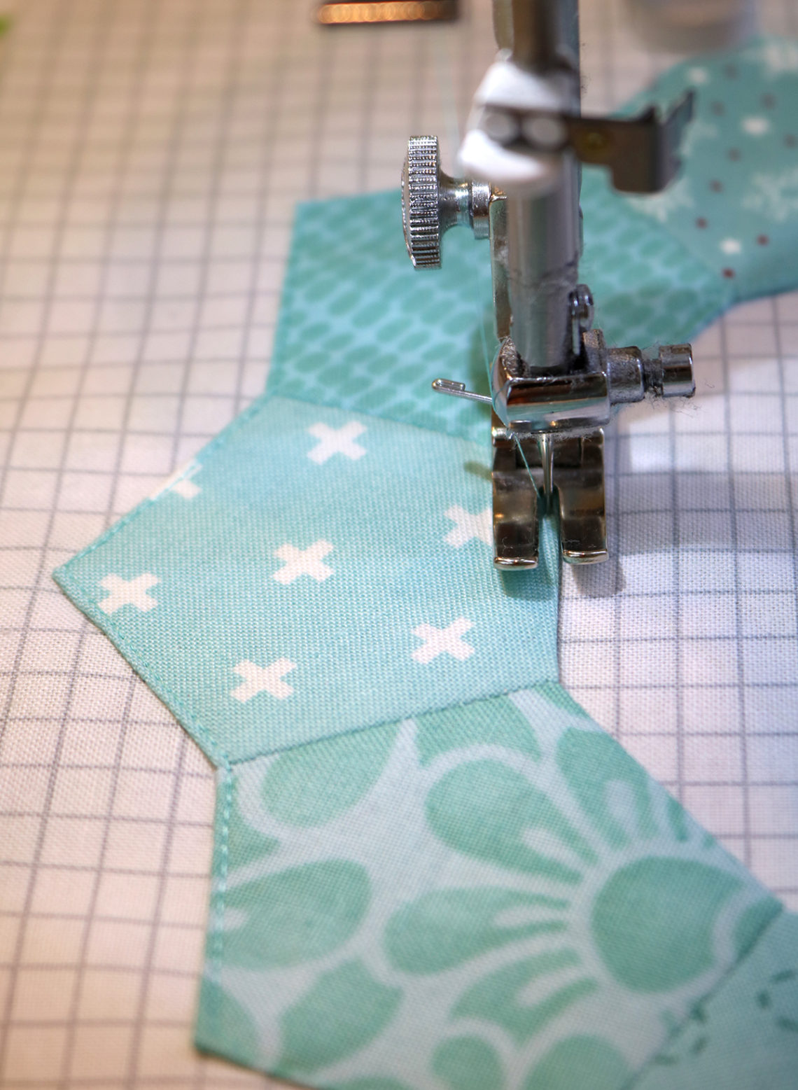 Easy English Paper Piecing Quilt Block - Andy Knowlton - Sulky