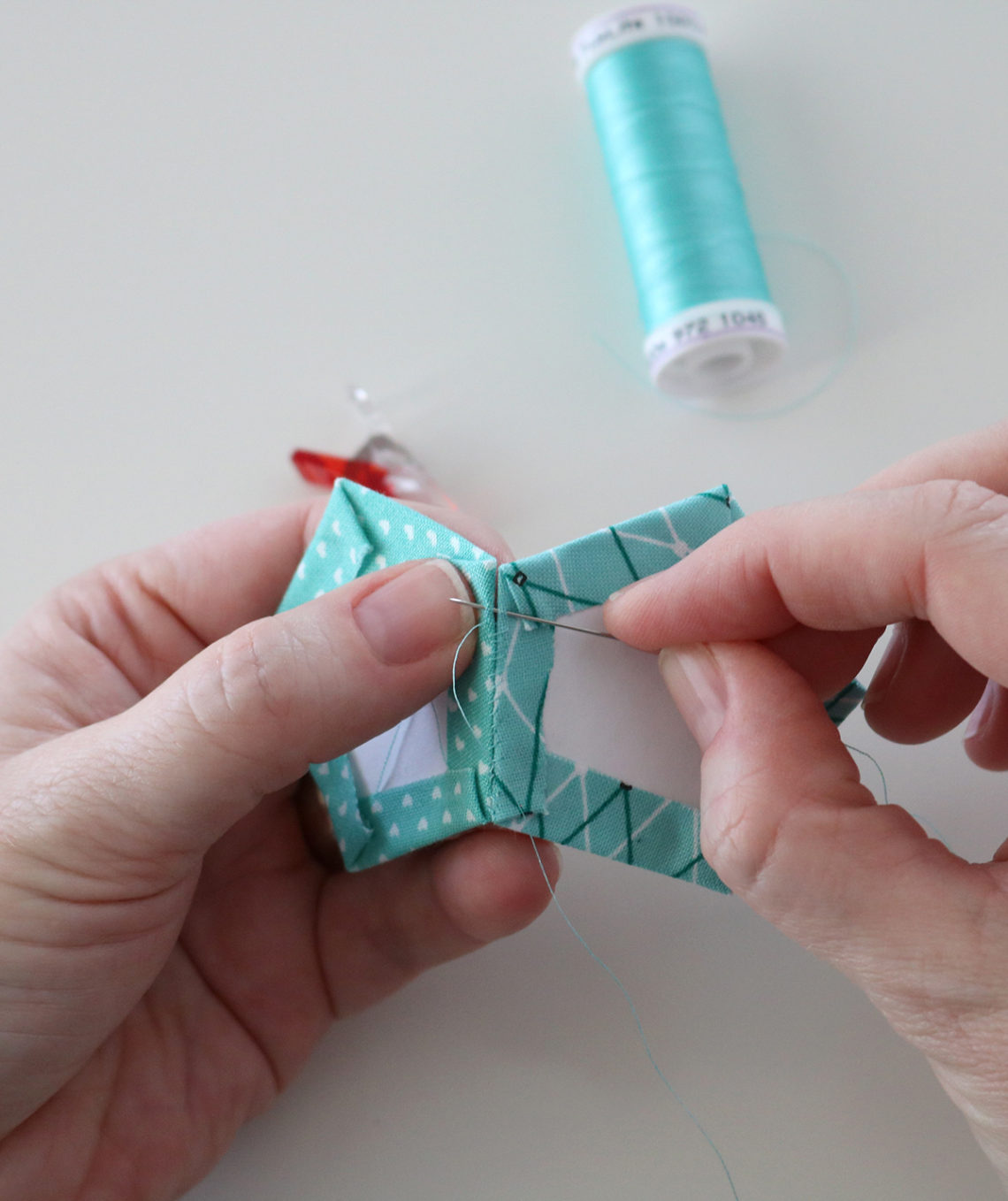 Easy English Paper Piecing Quilt Block - Andy Knowlton - Sulky
