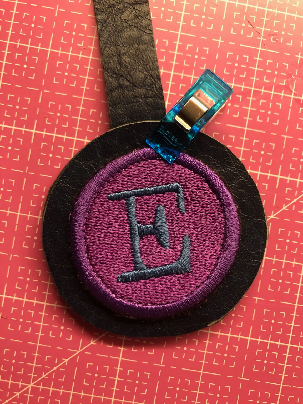 How to Sew Faux Leather + Machine Embroidery Bag Tag - Sulky