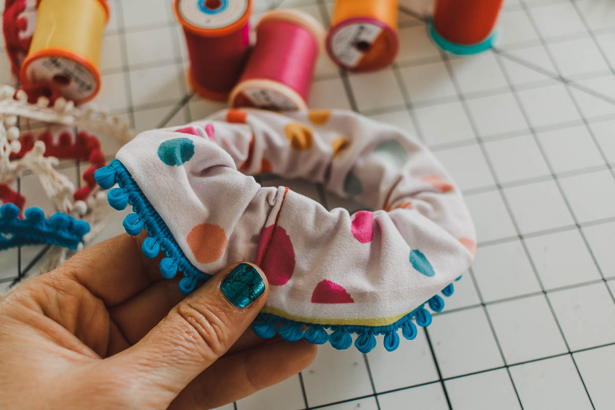 How to Sew a Scrunchie with Sulky - Sulky