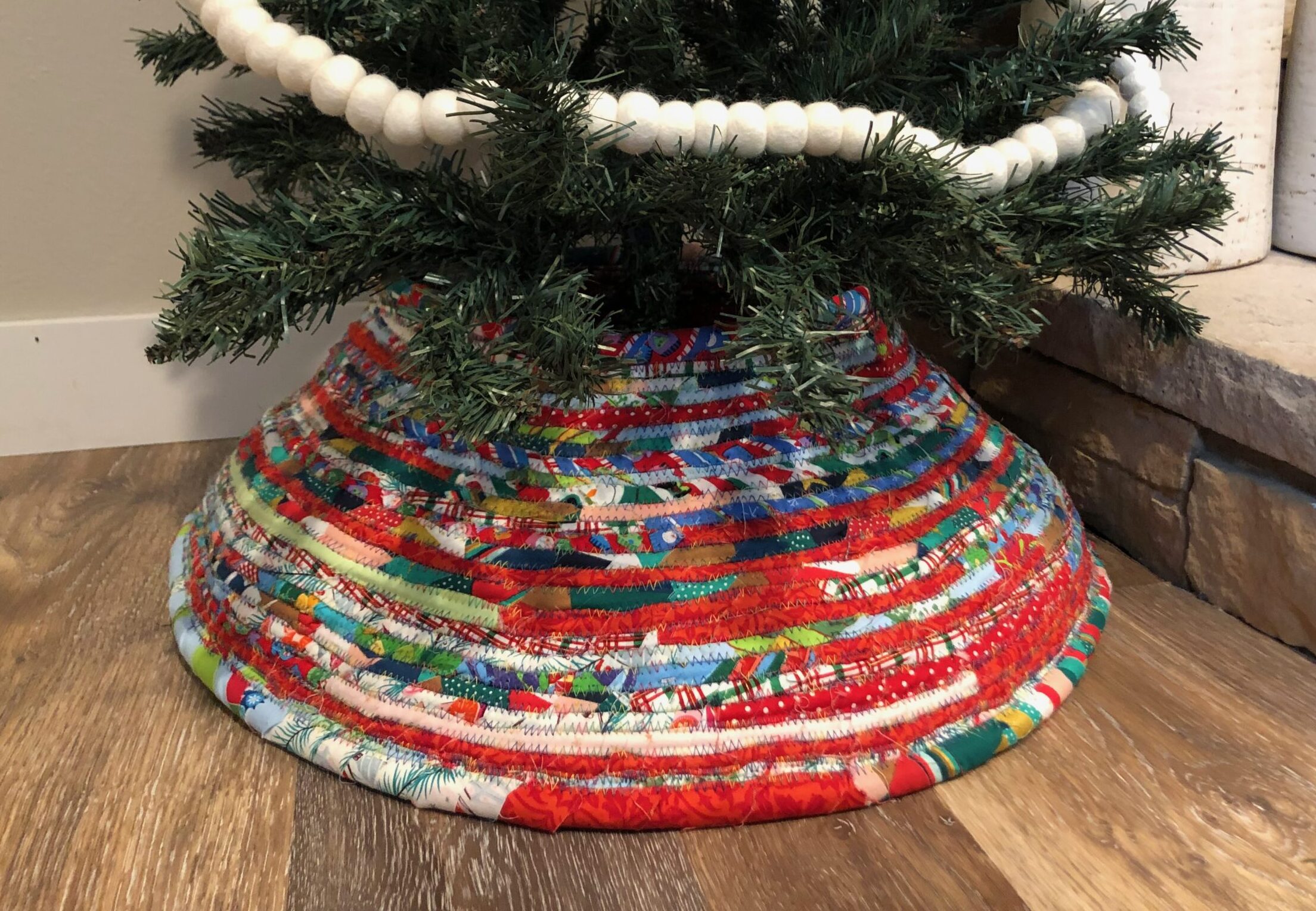 DIY Tree Collar with Fabric Covered Cord - Sulky