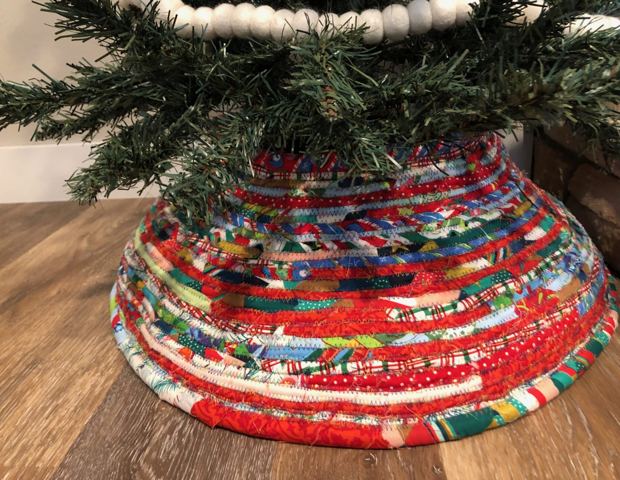 DIY Tree Collar with Fabric Covered Cord - Sulky