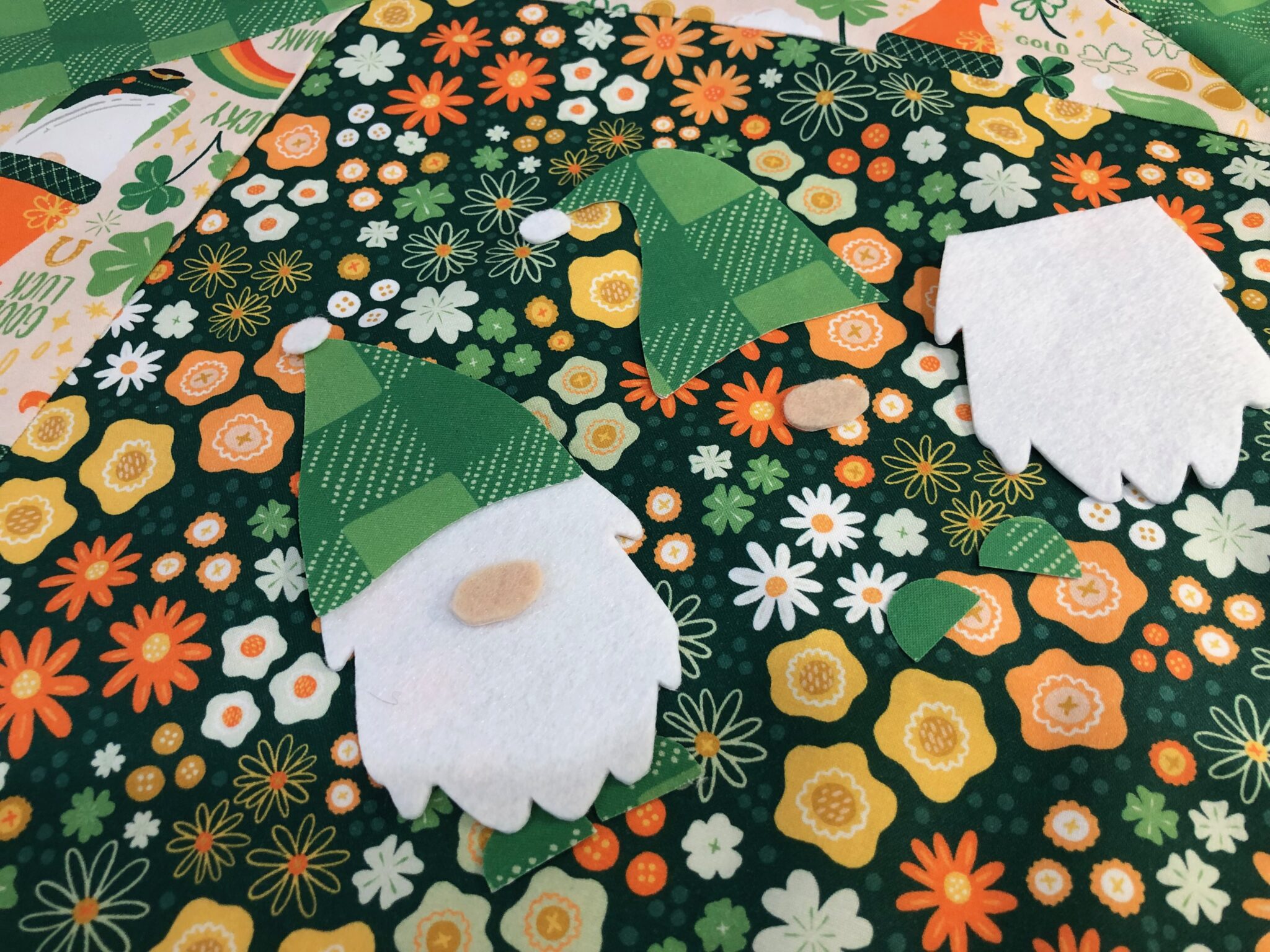 Simple Patchwork Mini Quilt with Fusible Appliqué - Sulky