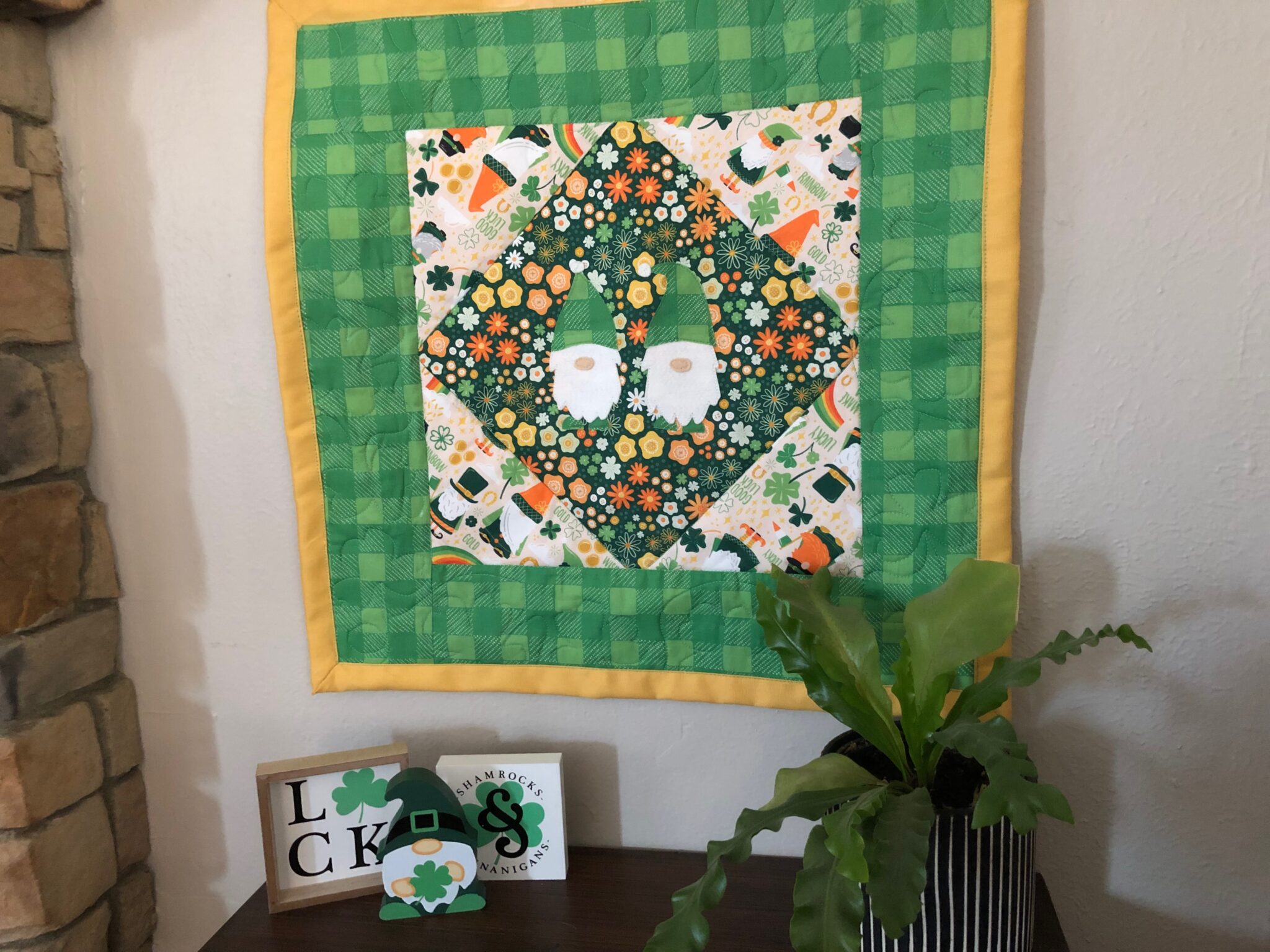 Simple Patchwork Mini Quilt with Fusible Appliqué - Sulky