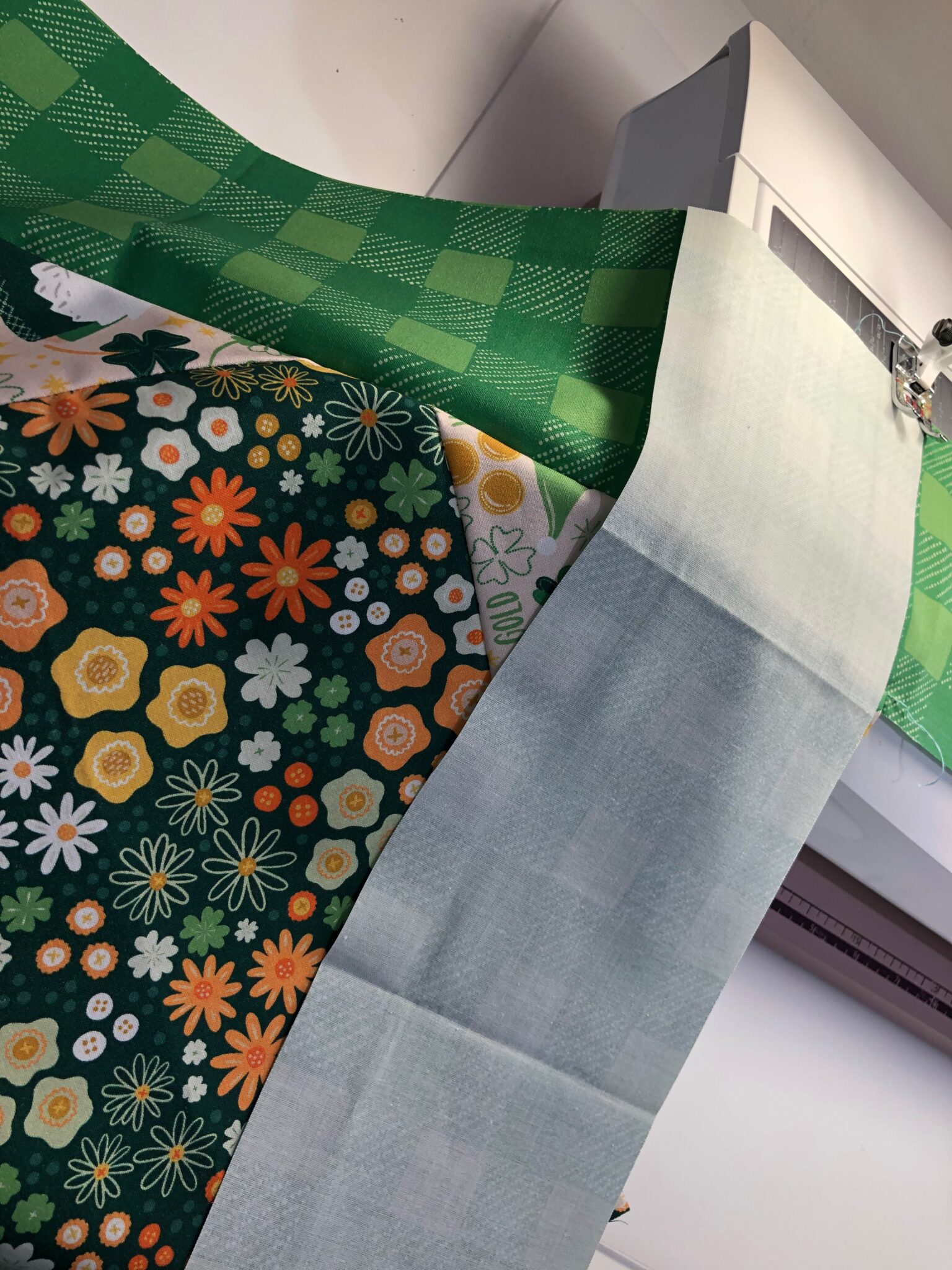 Simple Patchwork Mini Quilt with Fusible Appliqué - Sulky