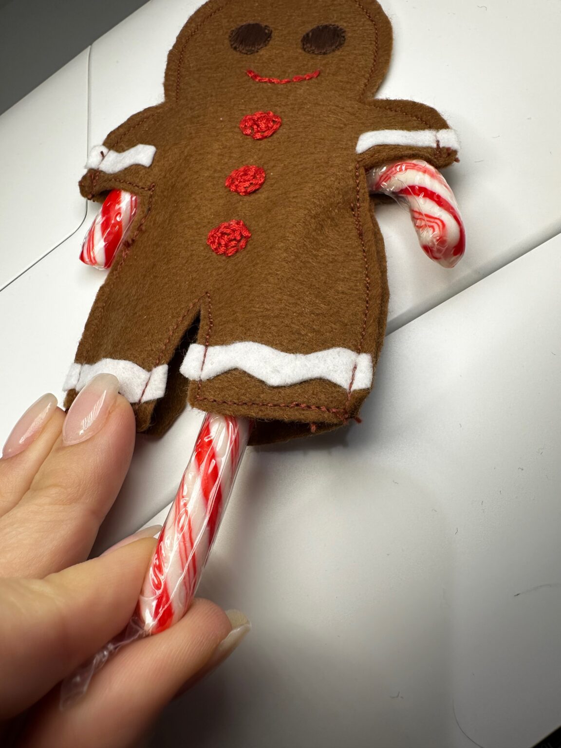 Gingerbread Candy Cane Holders to Sew - Sulky