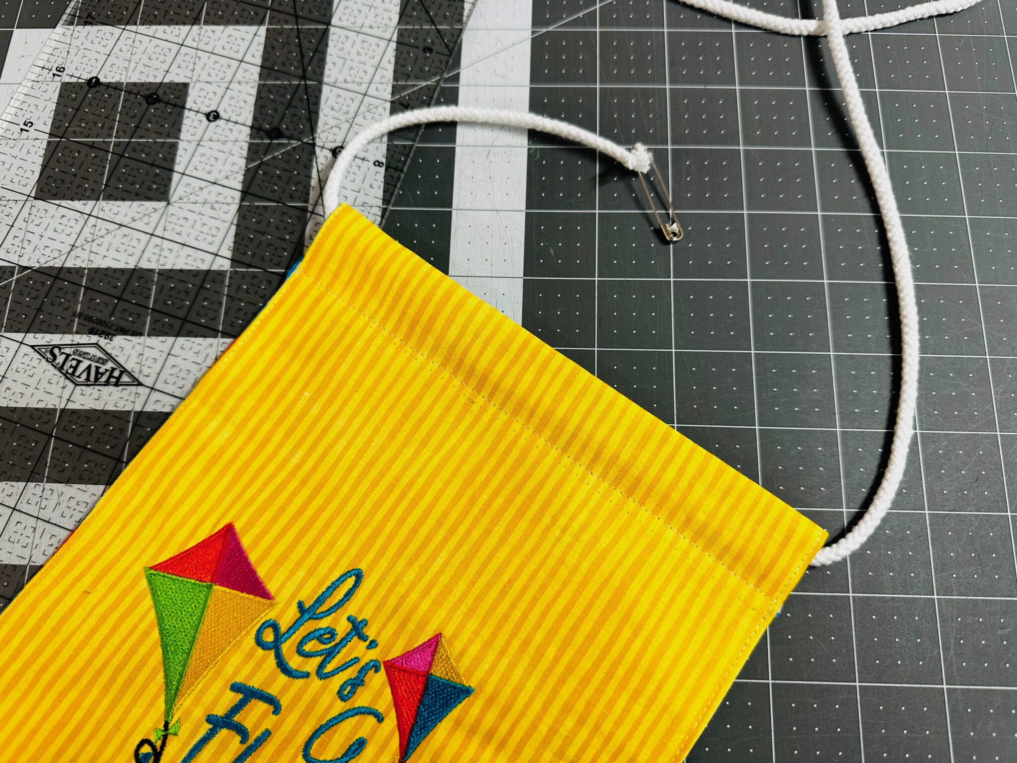 Fly a Kite Banner to Embroider & Sew - Sulky