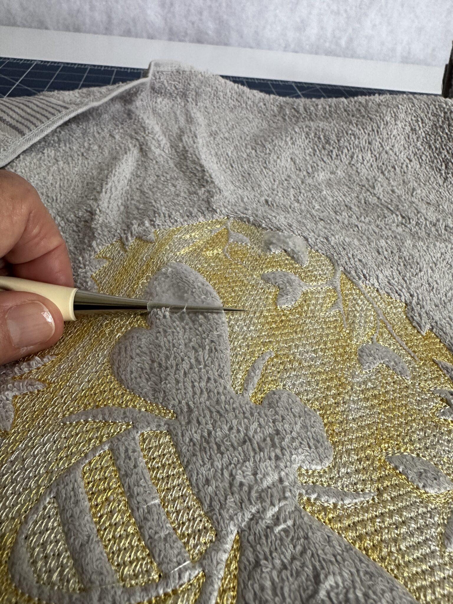 Embossed Embroidered Towel Set - Sulky